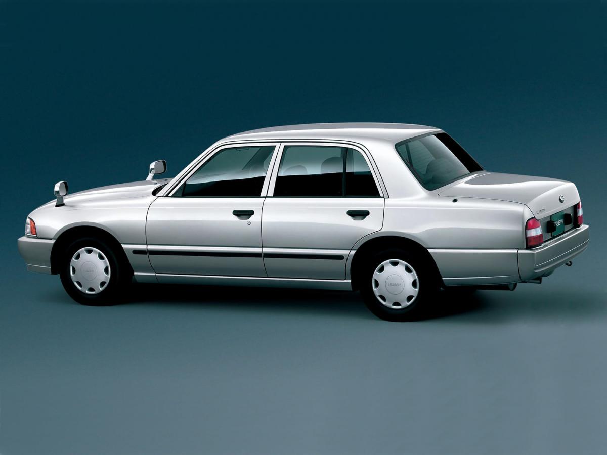 Nissan Crew (K30) 2.0 i 12V (130 Hp) Automatic